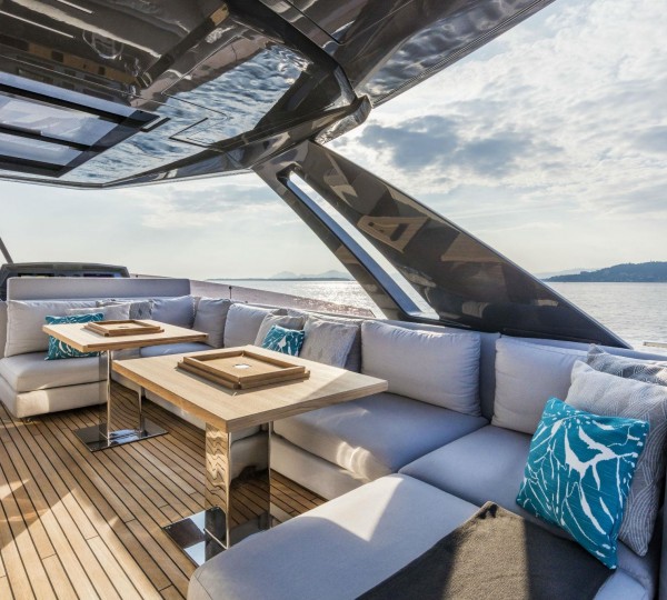 DATE NIGHT Yacht Charter Details, Ferretti | CHARTERWORLD Luxury ...